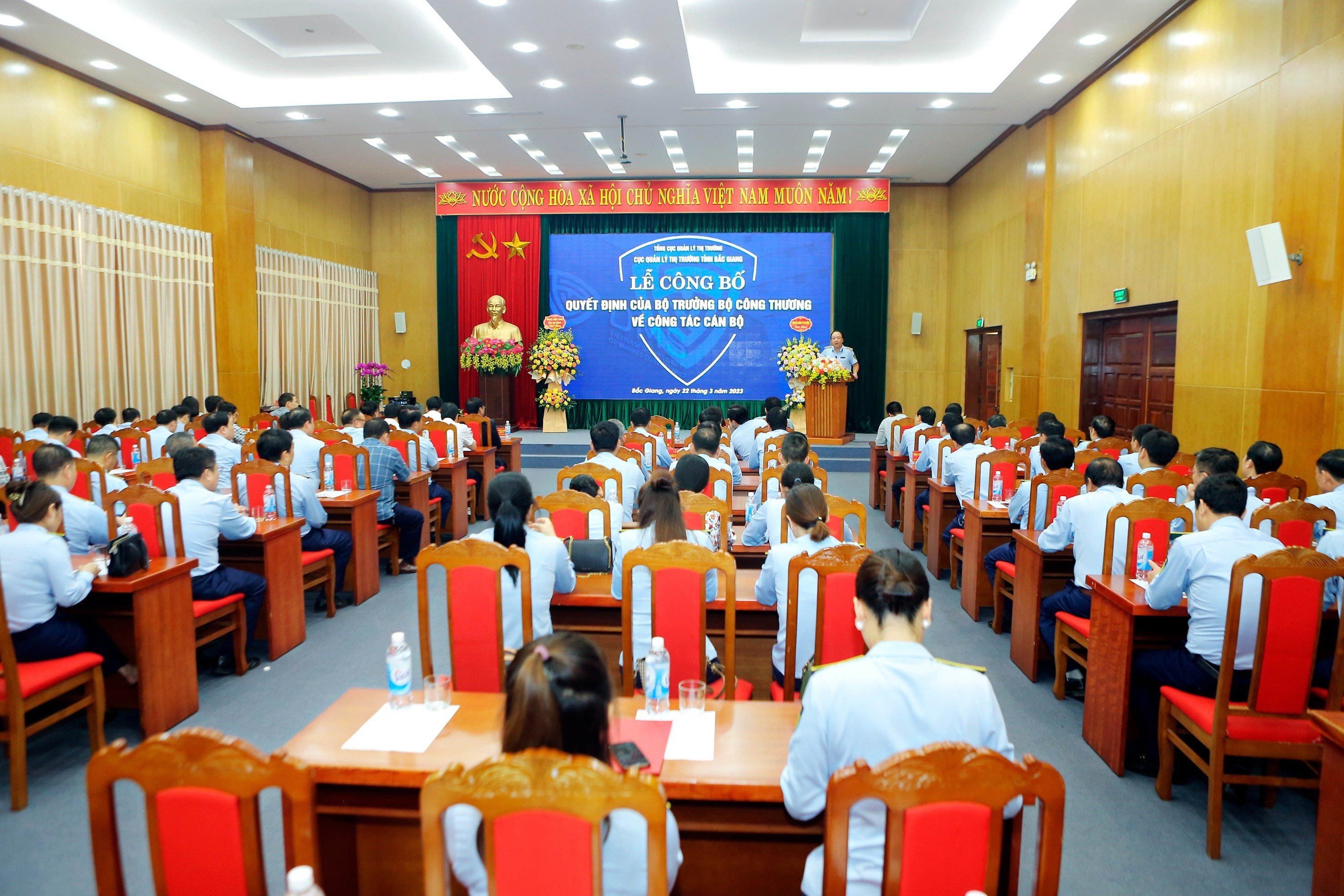 Công bố Quyết định bổ nhiệm Cục trưởng Cục Quản lý thị trường tỉnh Bắc Giang - Trang thông tin ...