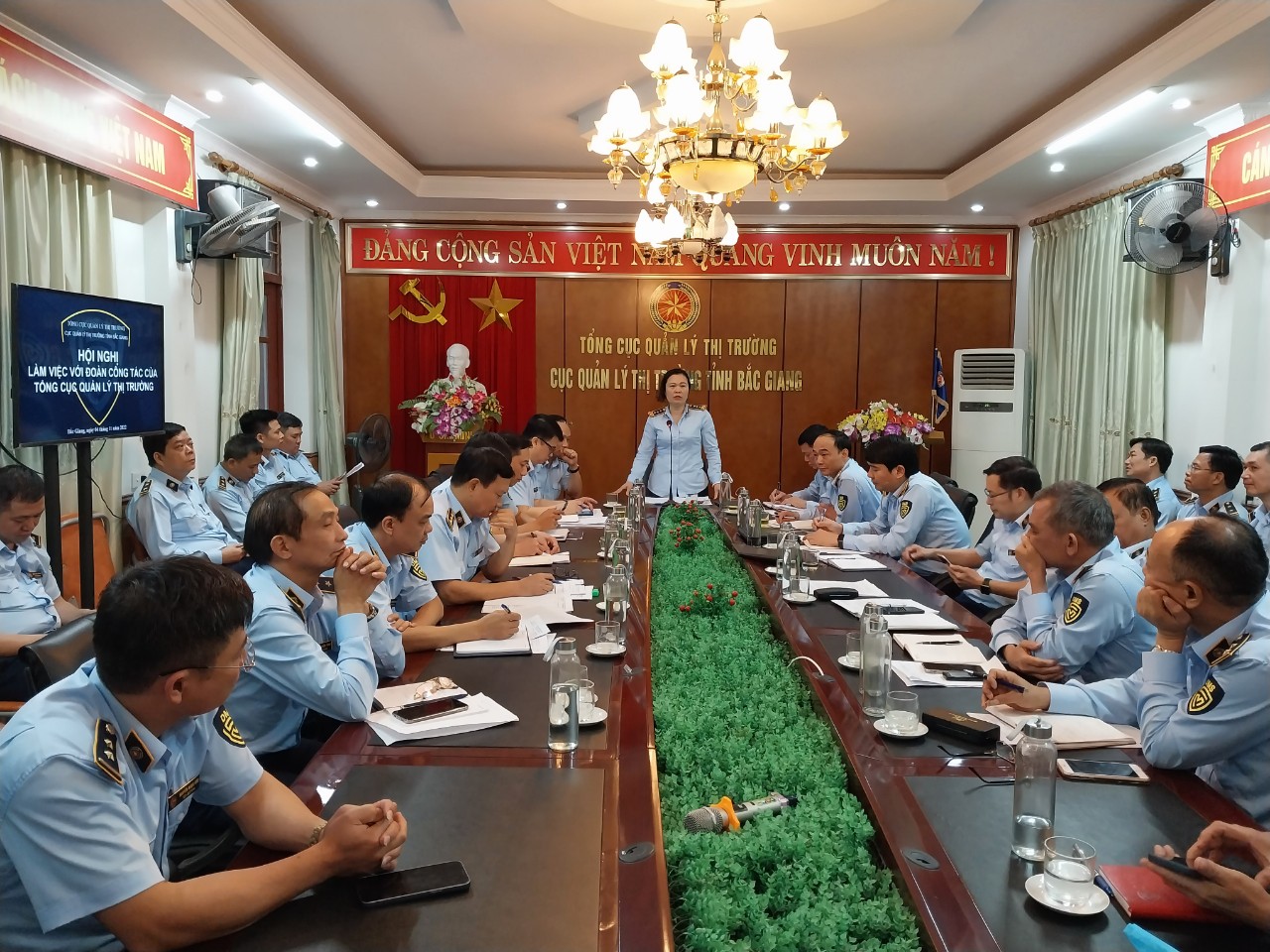 Phó Tổng Cục trưởng Chu Thị Thu Hương làm việc với Cục QLTT tỉnh Bắc Giang - Trang thông tin ...