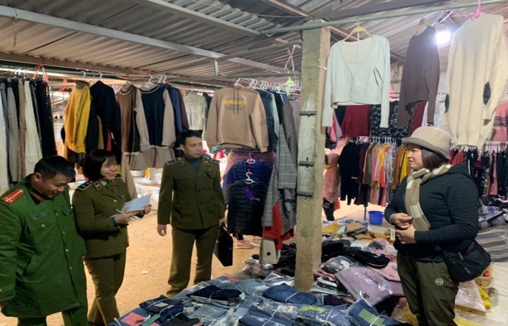 Cục QLTT Hòa Bình tăng cường kiểm tra, kiểm soát thị trường tại các chợ ...