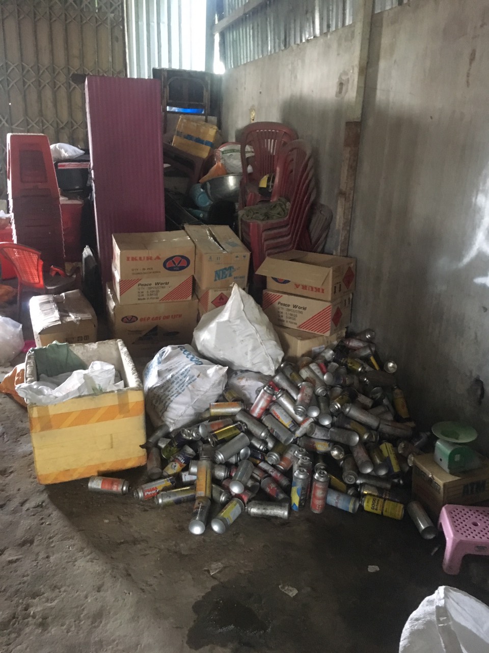 Bình Dương: Thu giữ 1.000 chai gas mini trái phép đang sang chiết để ...